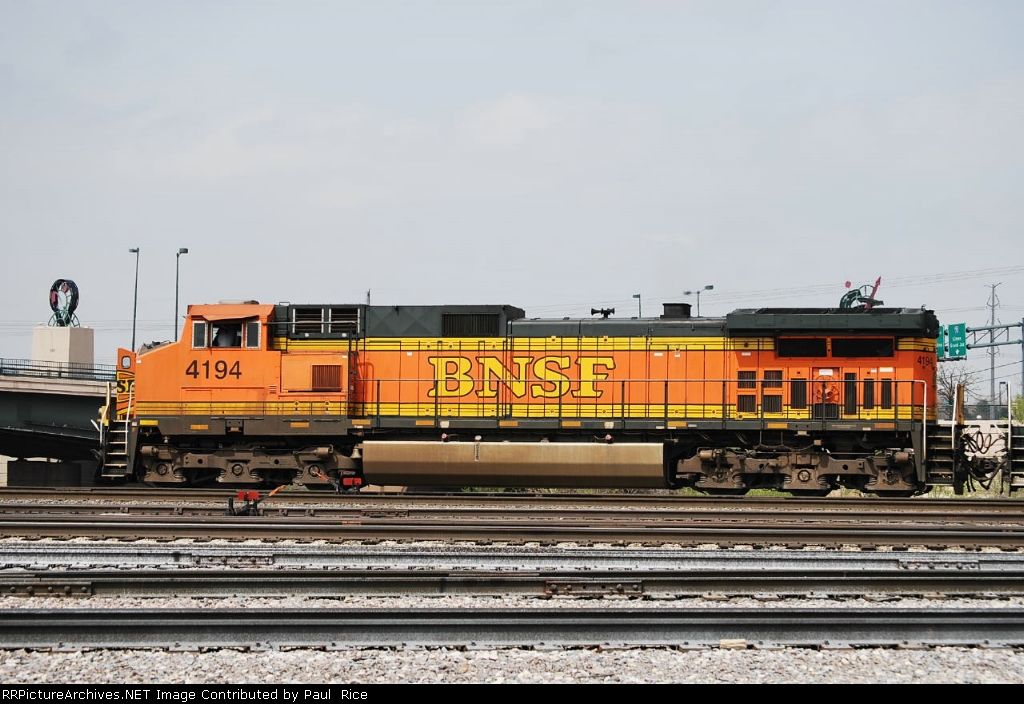 BNSF 4194